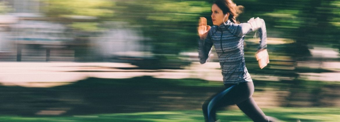 Joggen im Wind: 5 Tipps für die richtige Lauftechnik - Fitnessgorillas